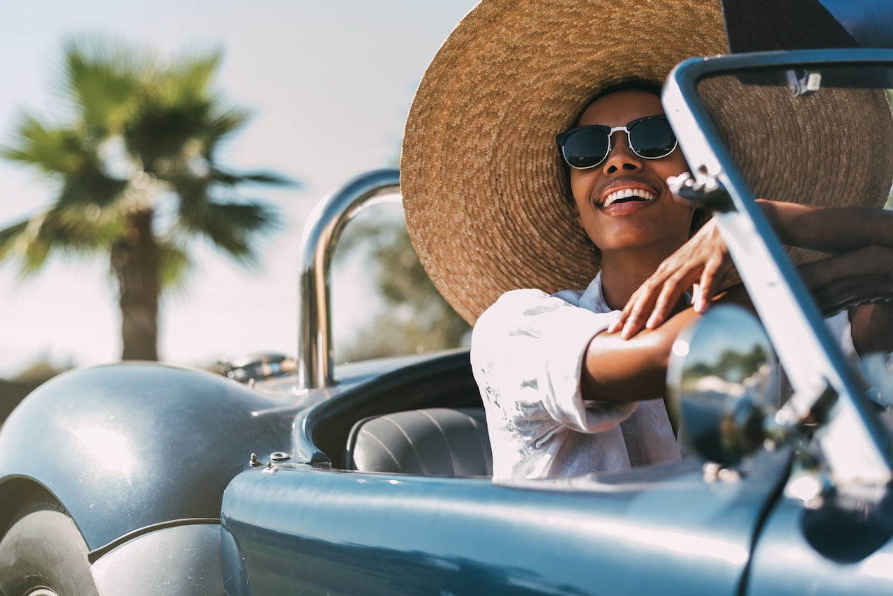 Driving in Grand Cayman: 11 Essential Tips for Visitors in 2024