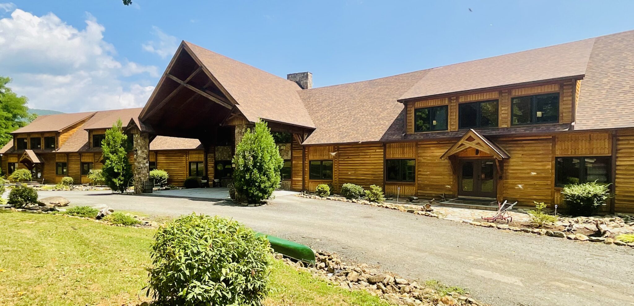 About Lydia Mtn Lodge - Lydia Mountain Lodge & Log Cabin